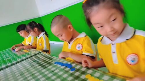 中班逻辑数学:8的分成与组合