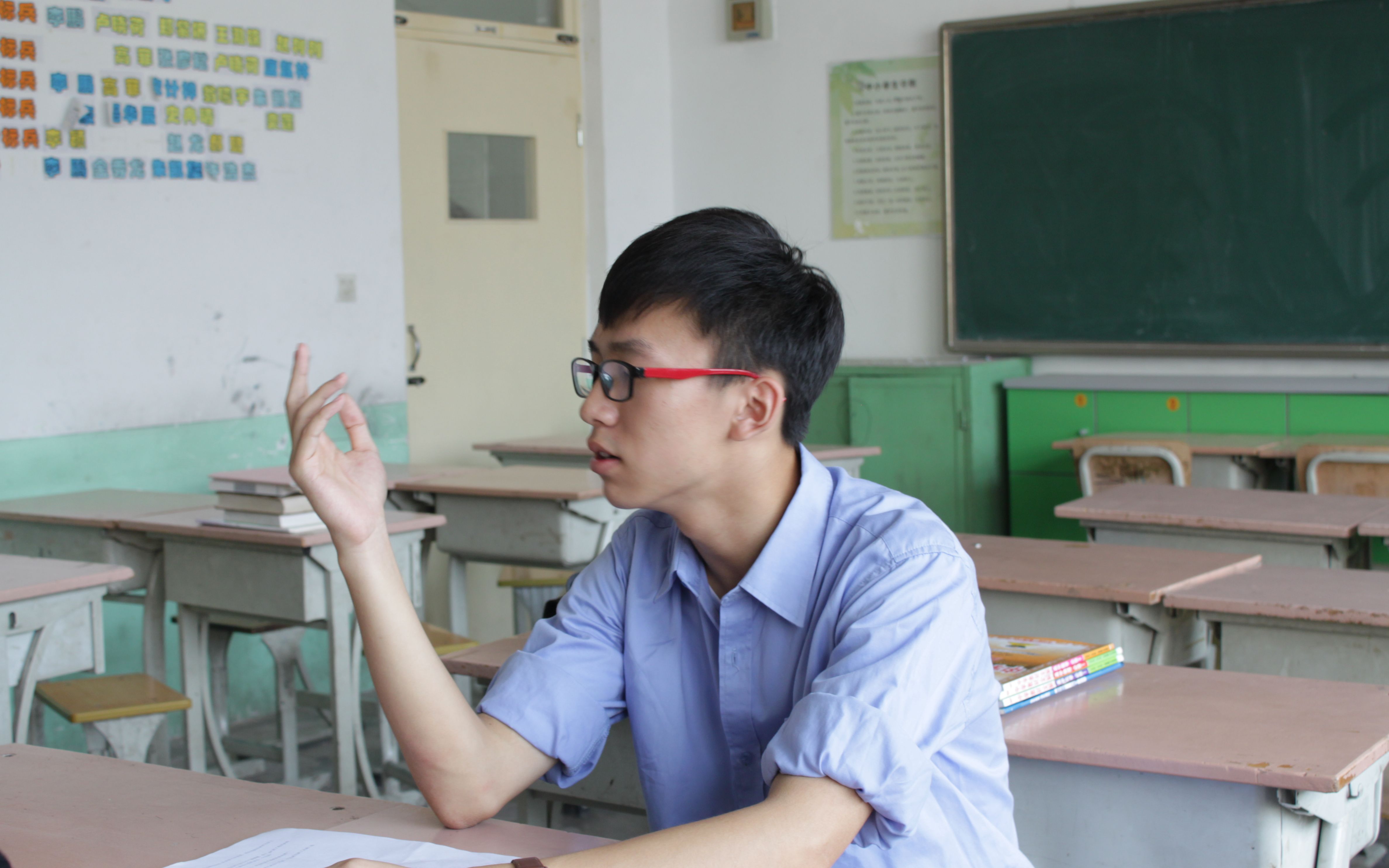 【中学生微电影】对话老师 获2016年全国中小学生电脑制作大赛三等...