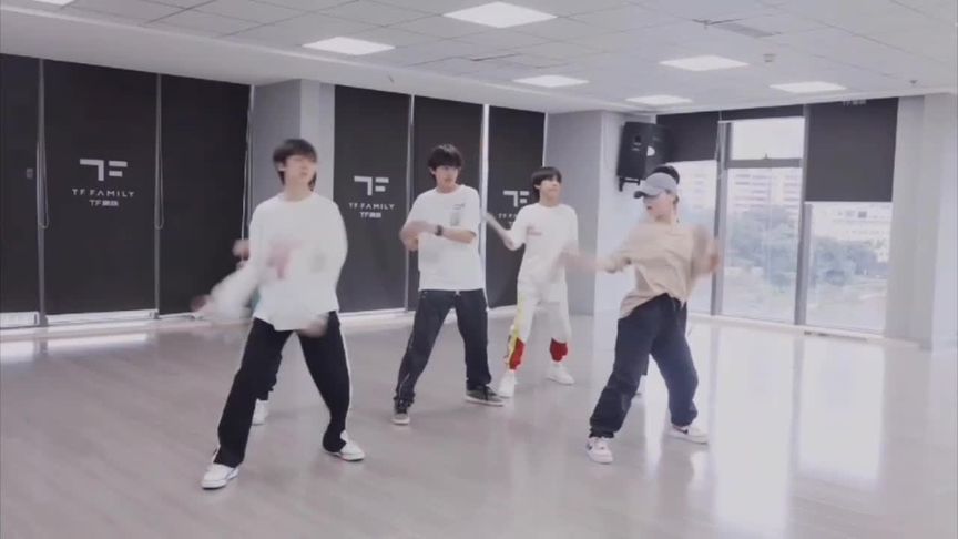 #TF三代 #练习室 时代峰峻潮死我了