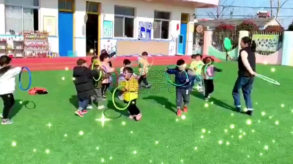 幼儿园公开课 | 小班体育《红灯停绿灯行》 12.2下午更新一节体育领域...