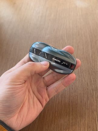 在路边捡到了一个玩具模型,但是怎么没轮子啊ߑ�#小米su7 #小米su7...