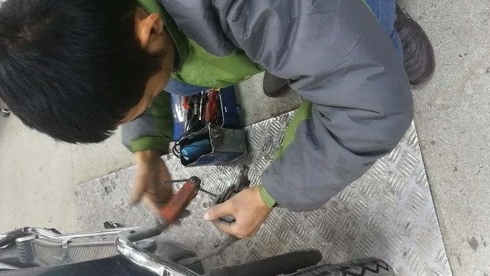 电动车碟刹常见故障及判断方法,另外手把手教你更换刹车片!