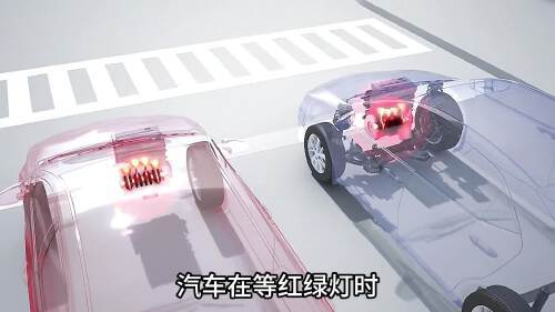 停车等红绿灯发动机并没有熄火,那动力去了哪里?自动挡有没有离合器?