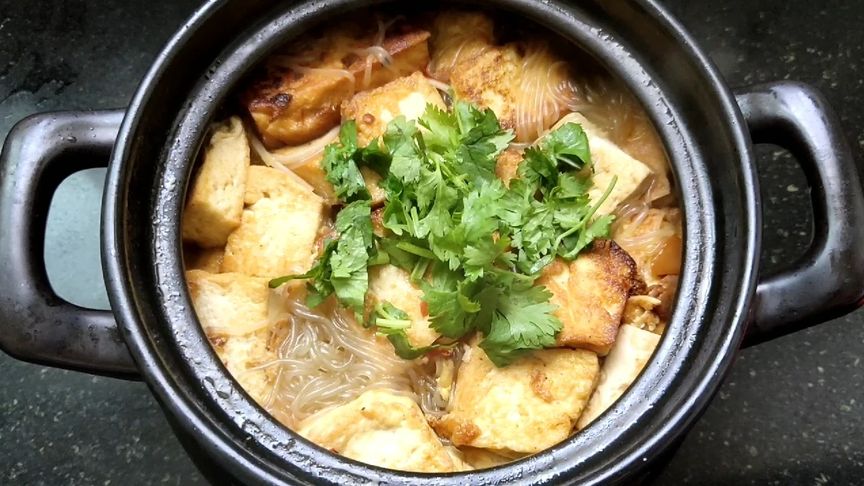 “砂锅豆腐粉丝煲”绝对是懒人的福利,做法简单营养全面!