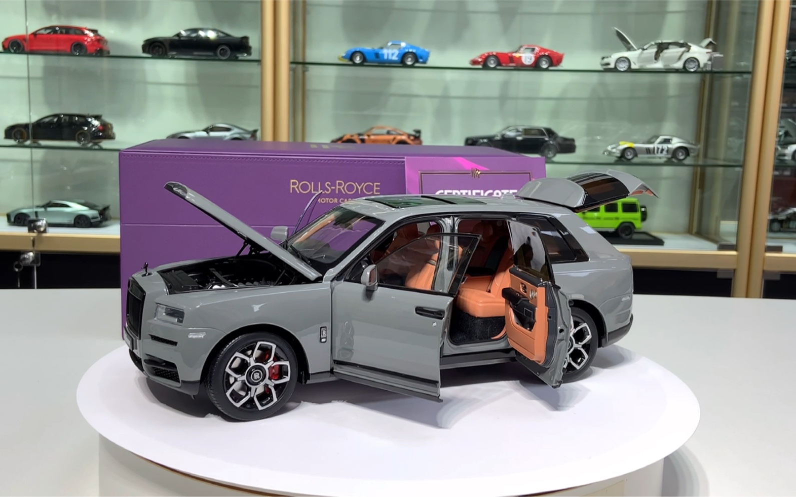 【汽车模型】原厂劳斯莱斯 1/18 合金全开库里南BB版水泥灰开定啦!...