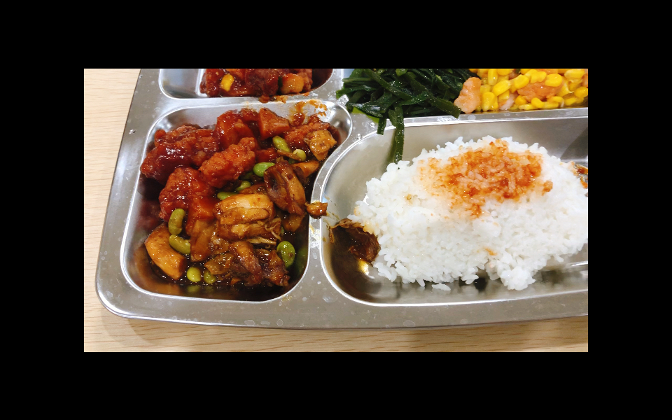 高中教师学校学生食堂日常试吃活动～作为家长觉得可以吗?