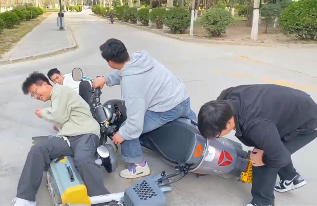 电动车安全教育宣传片—爱来自陕西科枝大学