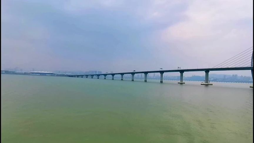 海上看珠海,世纪工程港珠澳跨海大桥