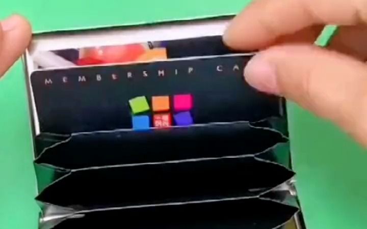 家里卡多的试试这款防盗刷金属卡包,卡位多容量大,防盗防消磁,出门...