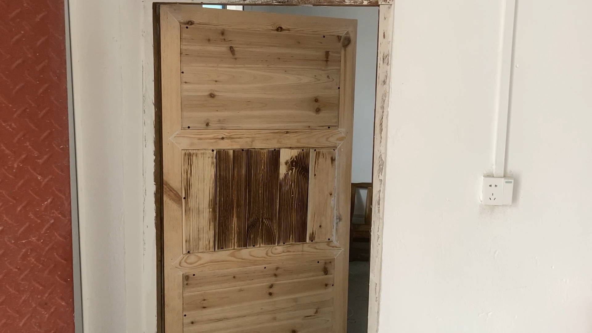 从没学过木工,完全凭着想象做了一个木门,