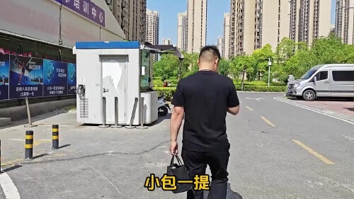 动感单车安装,看着简单,其实一点也不复杂。动感单车健身器材匠多多