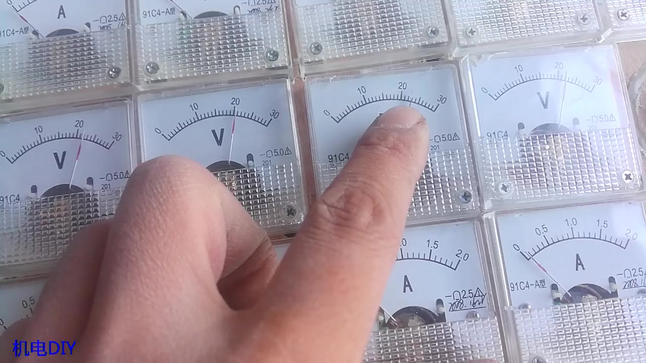 自制的锂电池平衡充电器!大家看看以前做的东西!是不是粗制滥造