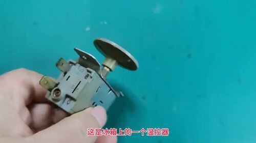 冰箱制冷制冷差、不制冷,因为温控器也漏氟,是真的吗