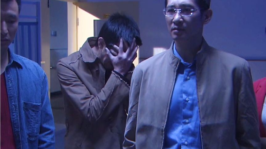 刑警队侦破案件,揪出真凶。