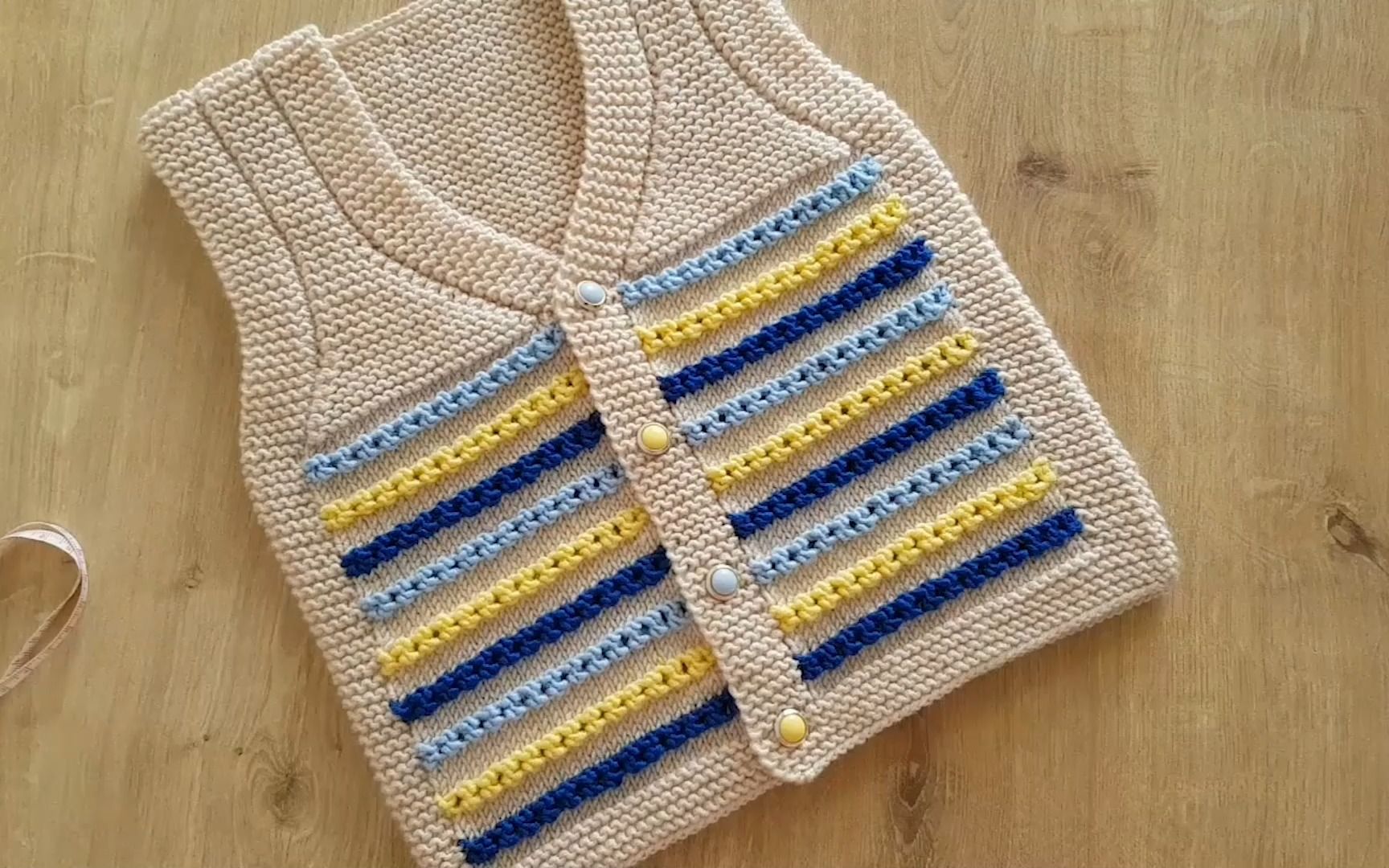 【毛线编织教程】超好看的彩虹颜色拼接毛线编织针法制作婴儿背心 ...