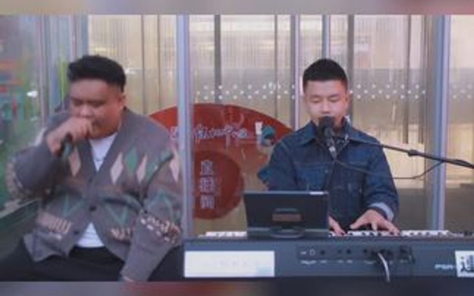 喜欢这首歌的第一句歌词,谁还记得爱情开始变化的时候,我和你的眼中,...