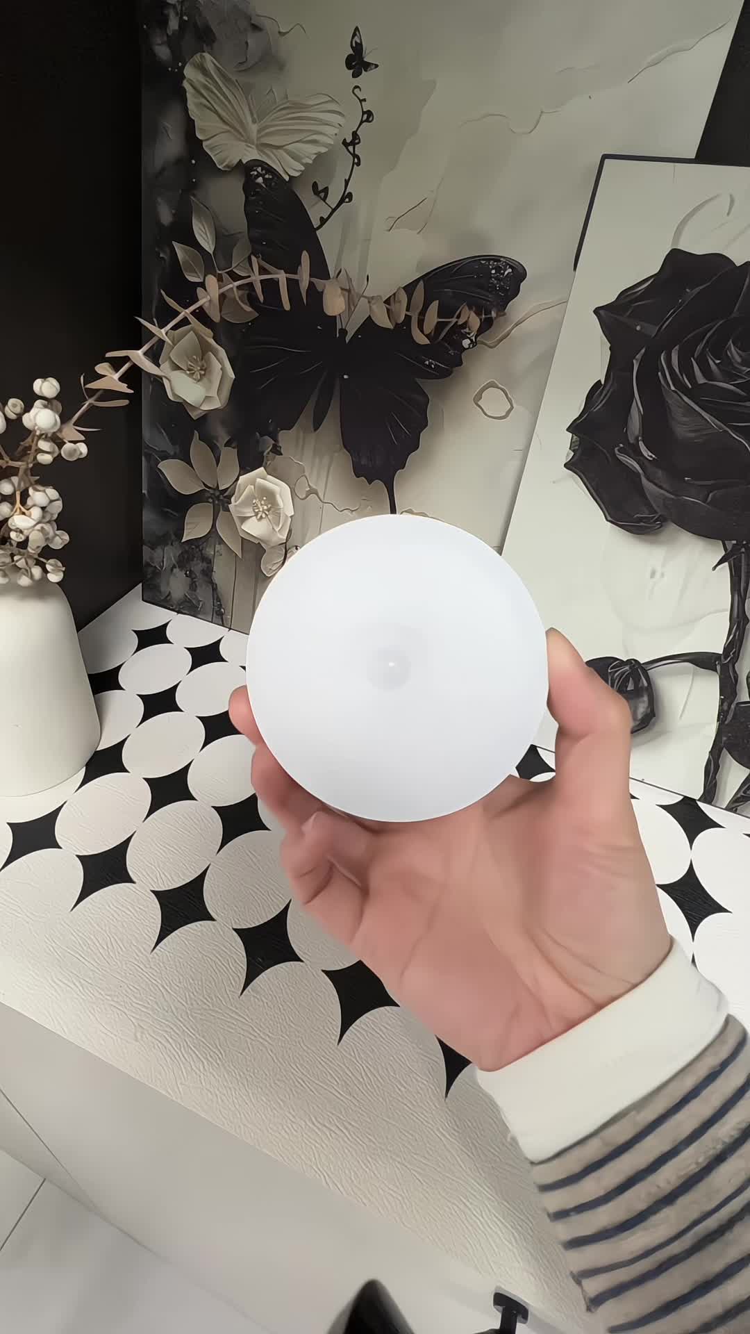 #智能感应小夜灯 人来亮人走灭!充电时间短,使用时间长!自带被磁吸扣!...