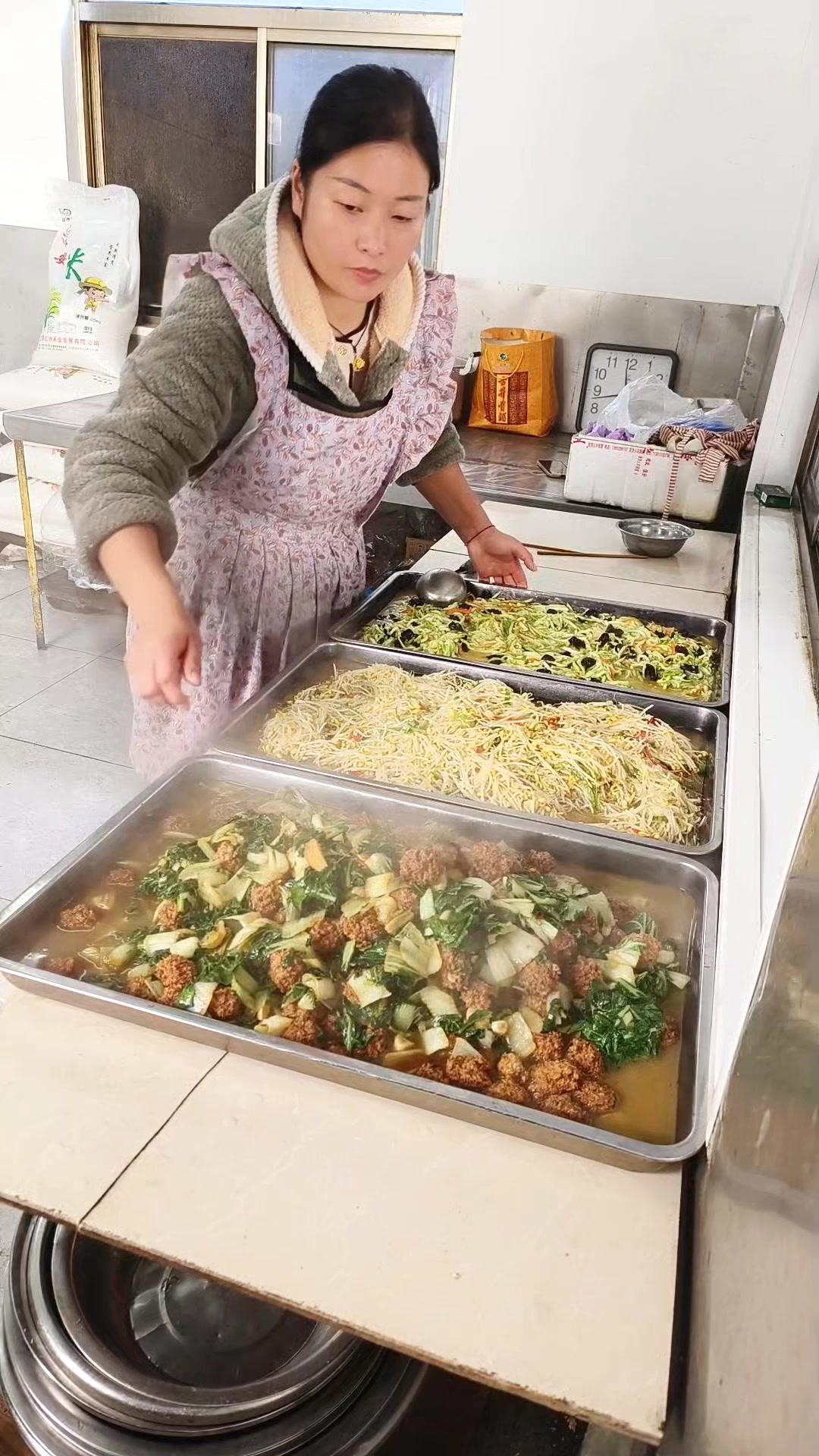 又停更了一段时间,确实是因为感冒不想拍视频,感冒一段时间吃感冒药...