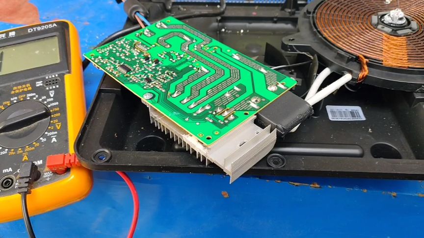 苏泊尔电磁炉烧功率管,必须要检查其它的电路正常才能试机