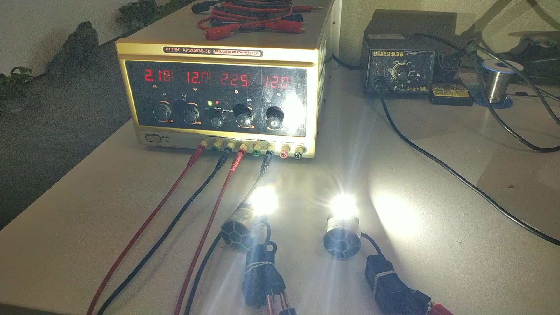 有热管的灯小亮T1单面发光LED大灯功率实测