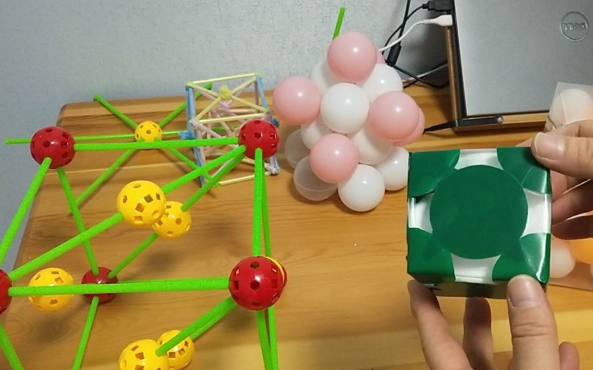 自制几个面心立方晶胞的球棍模型和比例模型,争取以最低成本获得最...