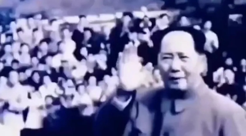 全心全意为人民服务,毛主席与人民心连心!致敬伟人!