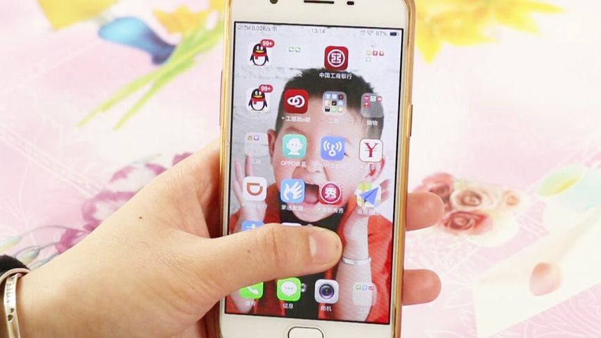 只需这样设置下,微信聊天掉表情包!就是这么炫酷,快去设置吧