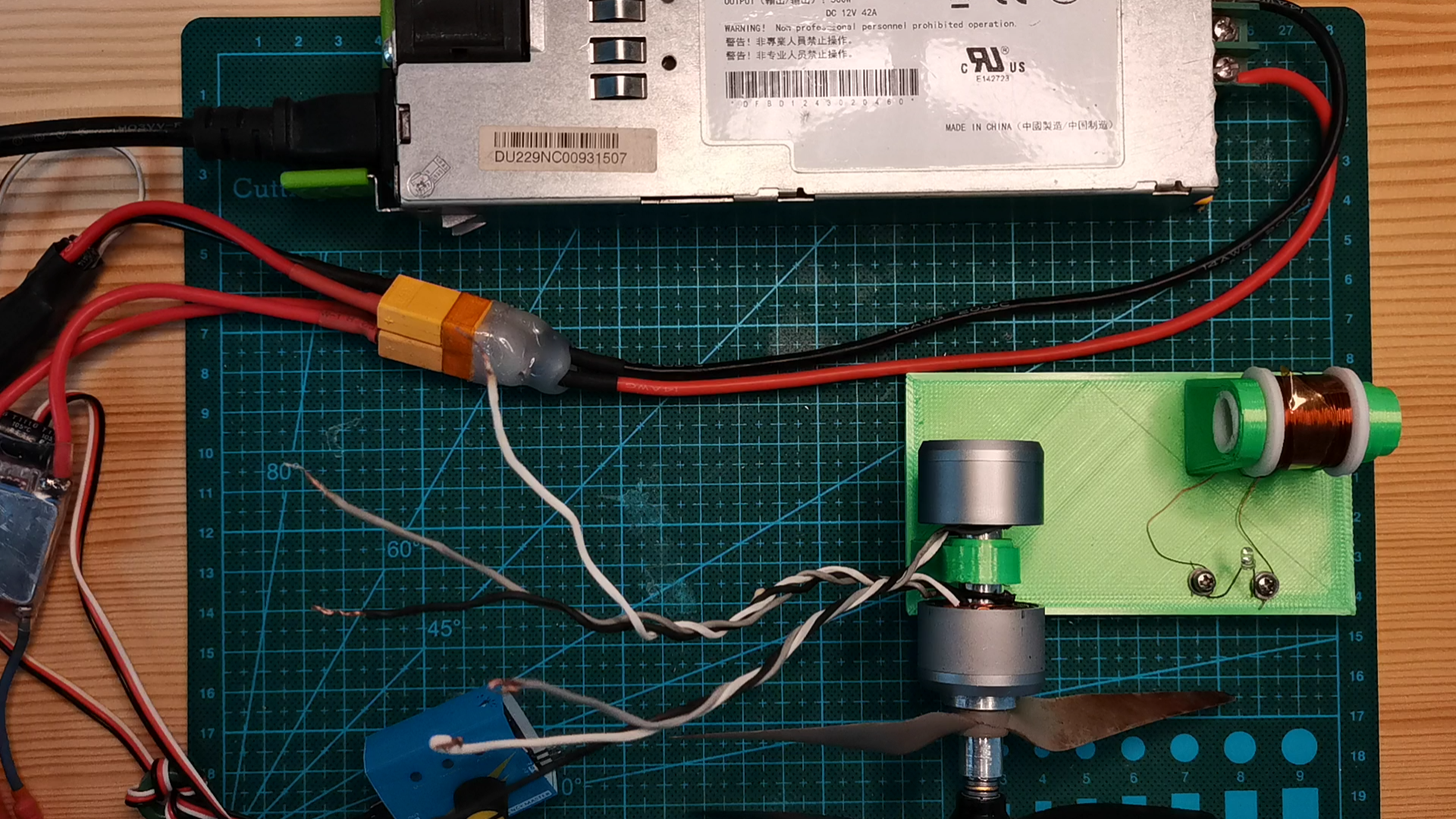 共轴螺旋桨通电测试