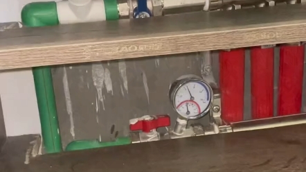 地暖进水热回水不热,最终解决办法,加个泵加快循环,这样家里温度才能...