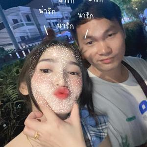小伟和老挝媳妇赛苏达 