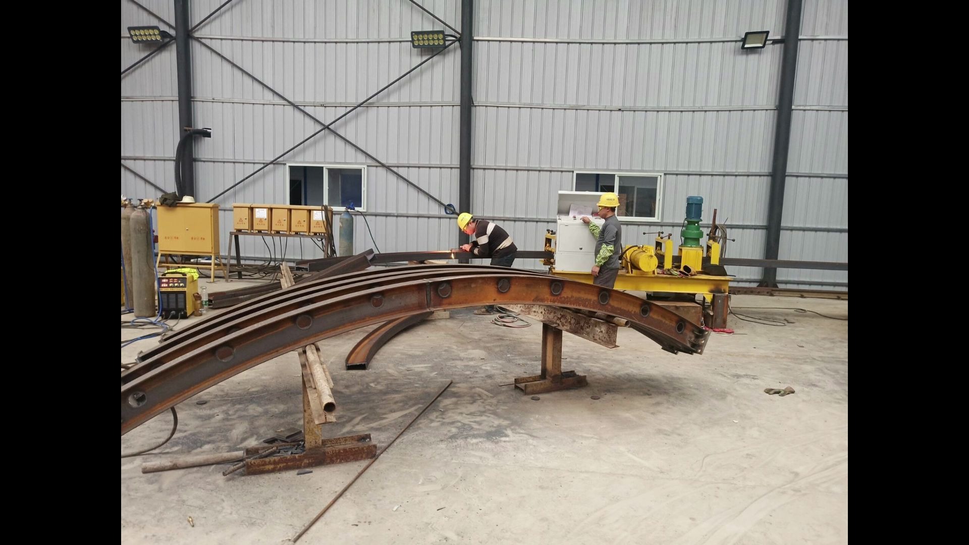 三分钟给你讲解工字钢冷弯机操作使用 隧道拱架弯曲机弯H型钢的弯拱...