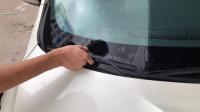 龙泰名车日产轩逸更换水弹硅胶镀膜雨刮