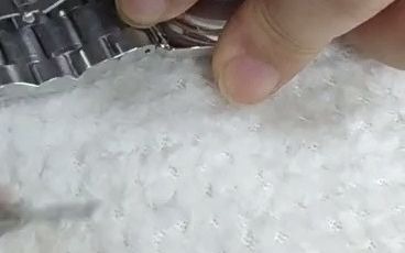 皮带换成钢带的操作视频(侧面没孔)