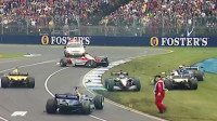 F1赛车史上最严重的撞车场面,场面几近失控,车轮满天乱飞