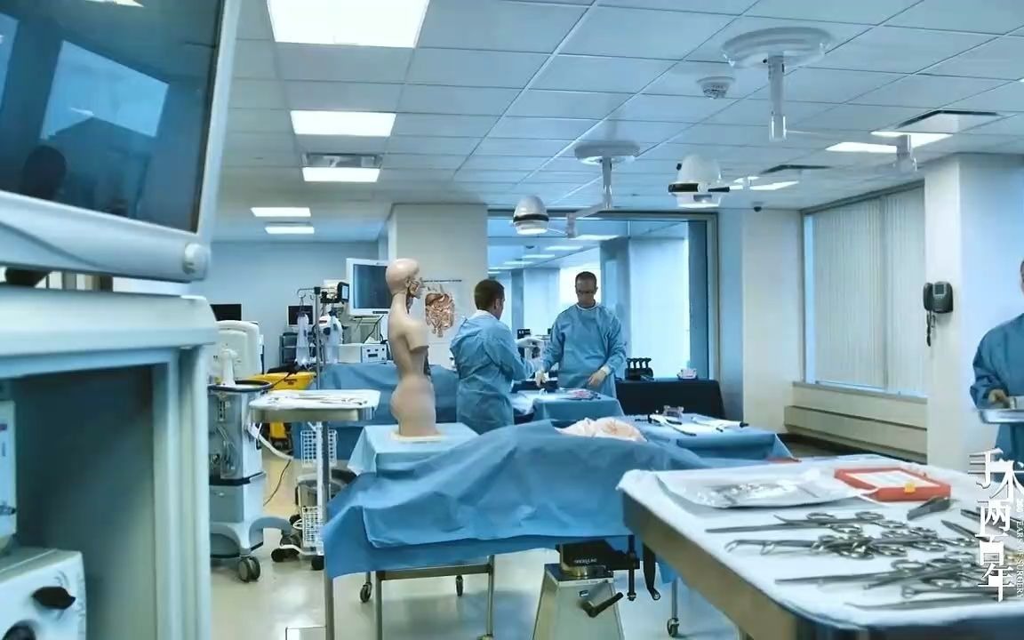 腹腔镜专用吻合器-取代针线缝合-转自手术两百年