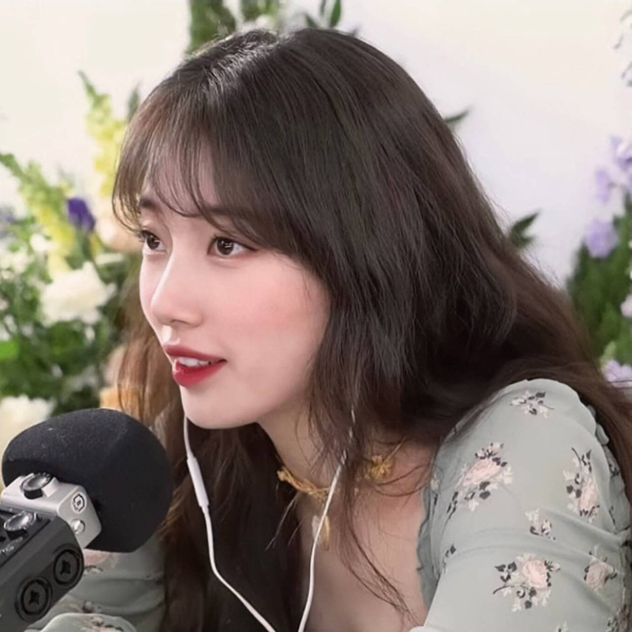 芦荻花中一点灯 