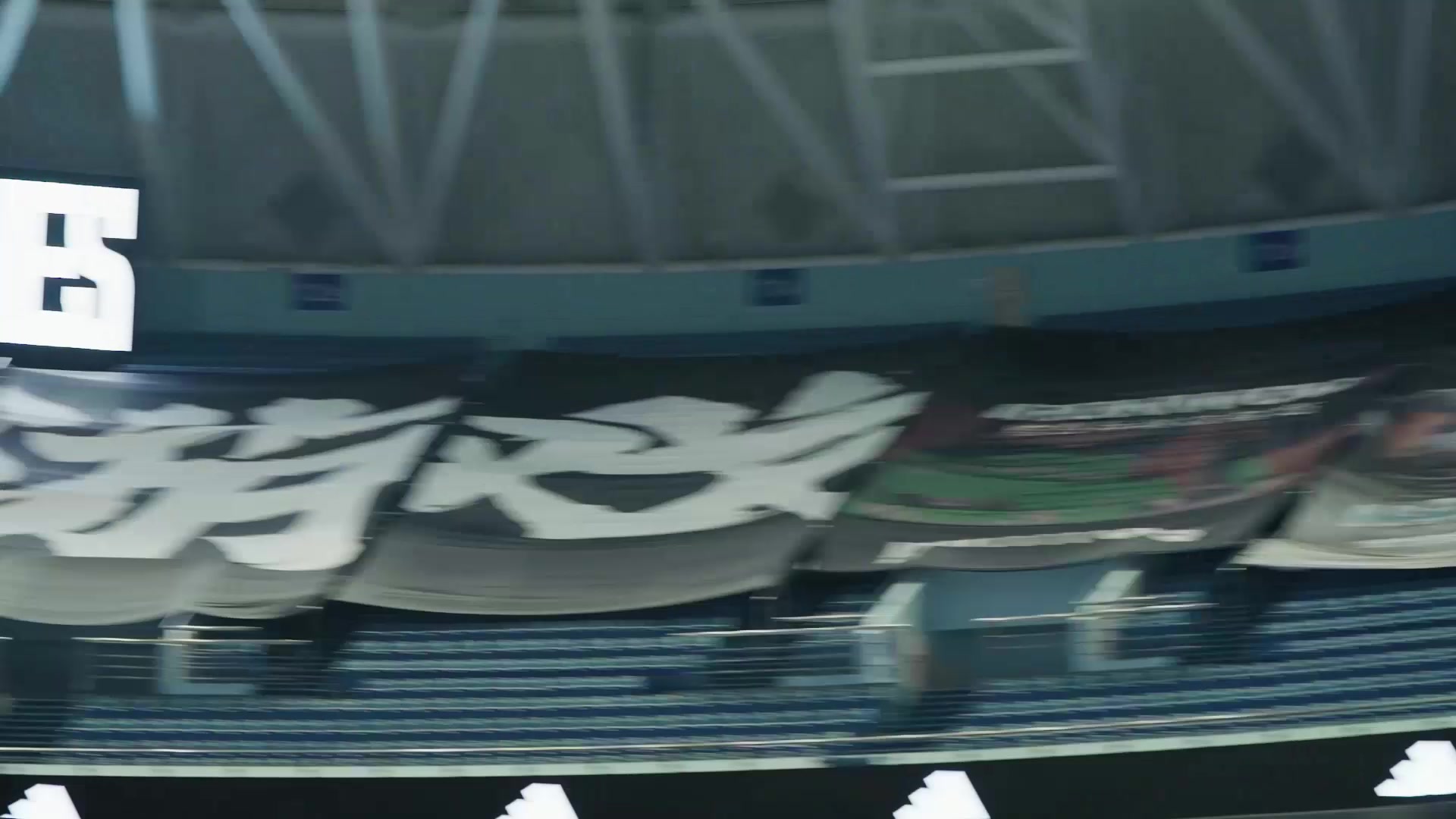 全力游戏2025 · 最终章 第一天,我们点亮了场馆的灯光,让这片网球...