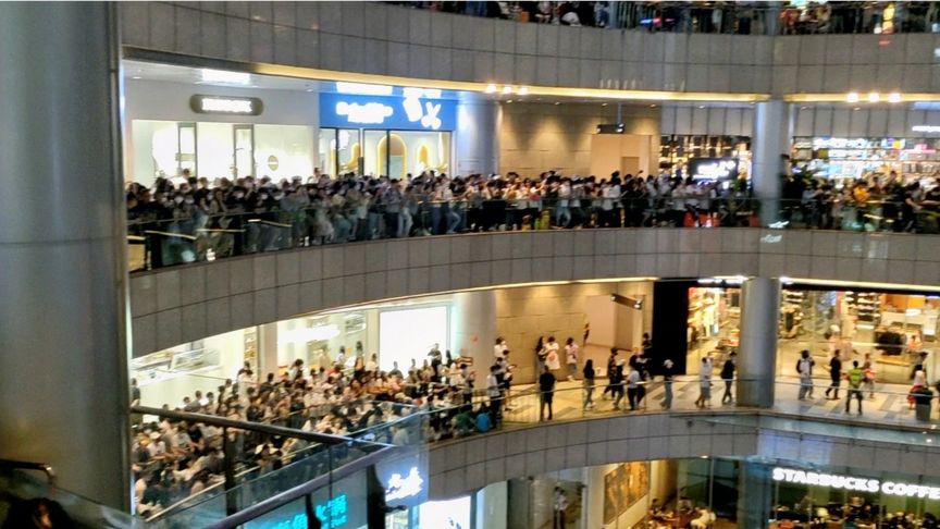 带你回看22年7/8昆明同德广场,许巍演唱会,外场情景#许巍#昆明