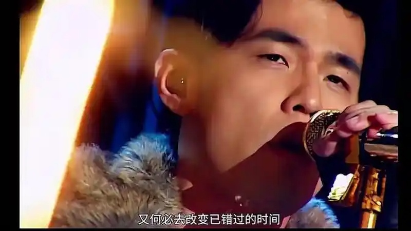 偷偷吃几个周杰伦翻唱一下2007世界巡回演唱会的《不能说的秘密》