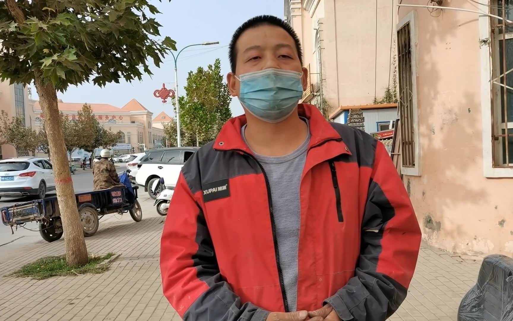师傅上门维修一辆电动四轮高速车,准备开始拆卸维修记得关注学习