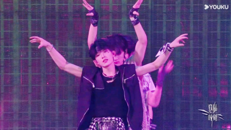 TF三代登陆时刻演唱会《MORE》舞蹈秀!