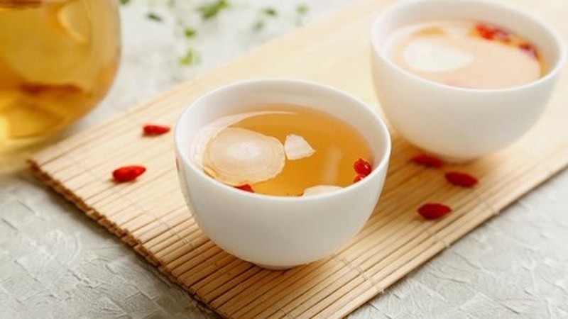 那些根茎形状近似人形的,才是真正的人参,才具有神力