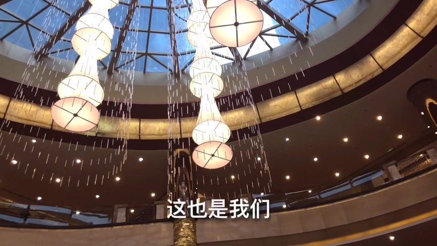 今天去参加福州商会换届选举授匾仪式,场面搞的挺隆重