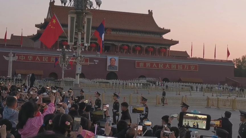 北京天安门5月1日升国旗仪式