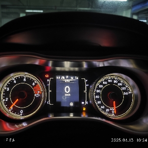 终南山下种茶花 