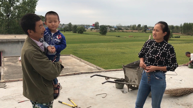 农村媳妇家新房装水电,公爹想装2个电表,媳妇:这是要分家吗