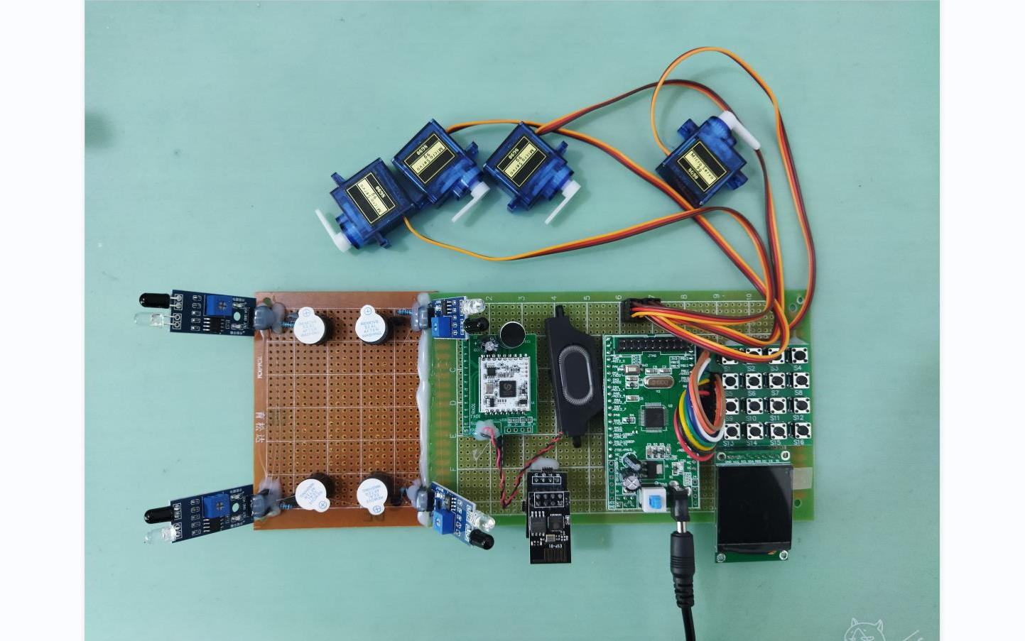 基于STM32单片机的语音识别智能垃圾桶无线WiFi手机APP安全防疫...