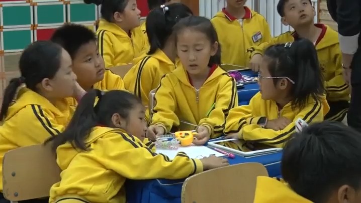 【关注看完整视频】部编北师大版小学数学三年级上册《校园中的测量...