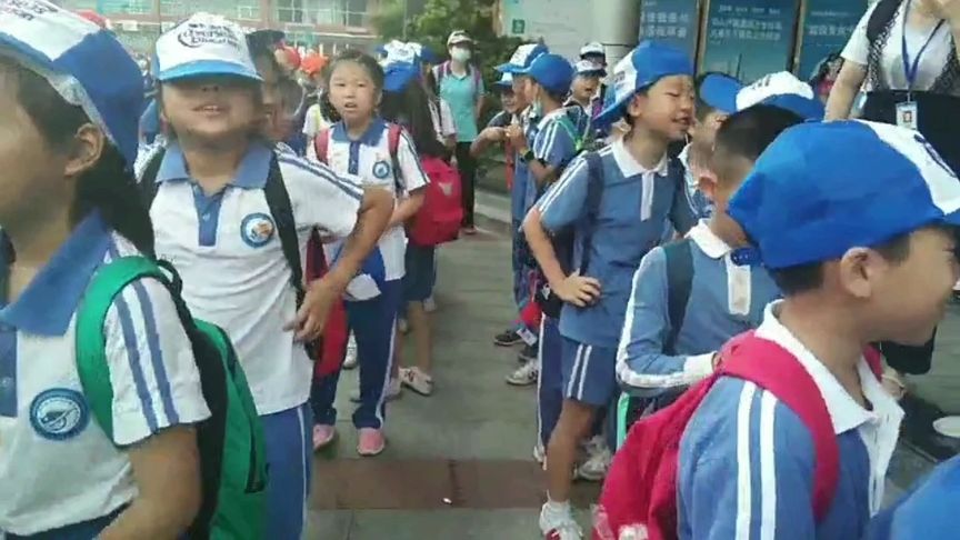 劳动节过后,学校在深圳观澜湖大地生态体育公园开展社会实践活动
