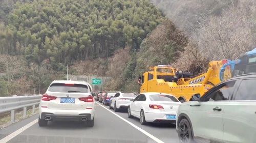 一路上看见各种交通事故!